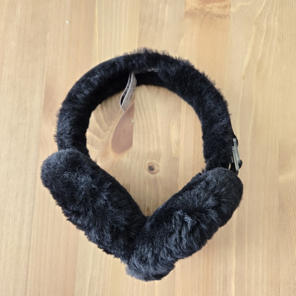 UGG | Accessories | Ugg Wired Tech Black Sheepskin Shearling Earmuffs ...